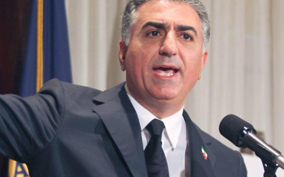 Din exil, fiul ultimului şah dă semnalul schimbării în Iran ...