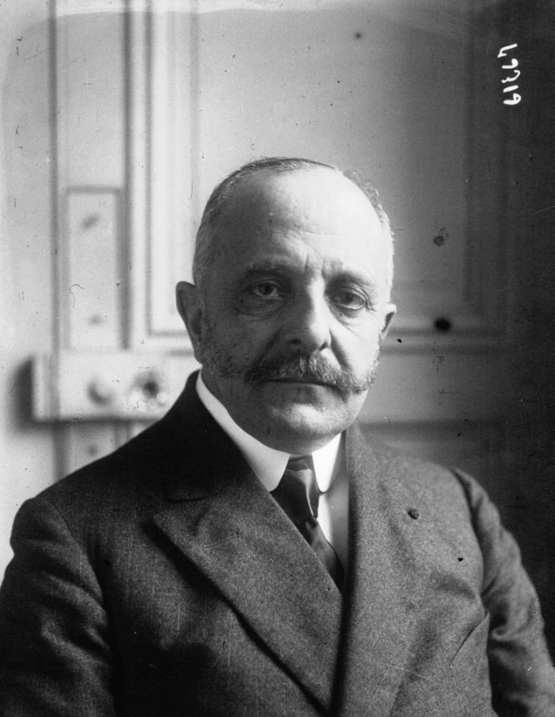 Comuniștii îi grăbesc moartea bătrânului diplomat Lahovary ...