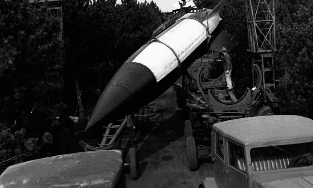 Germania efectuează primul test cu succes al rachetei V-2 - Evenimentul ...