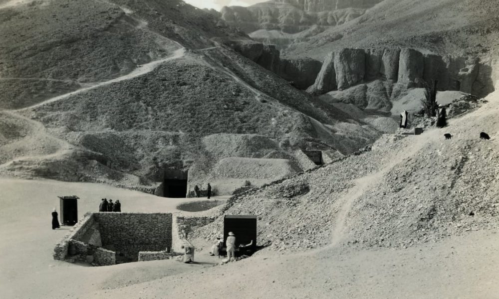4 noiembrie 1922: Intrarea în mormântul regelui Tutankhamon a fost ...